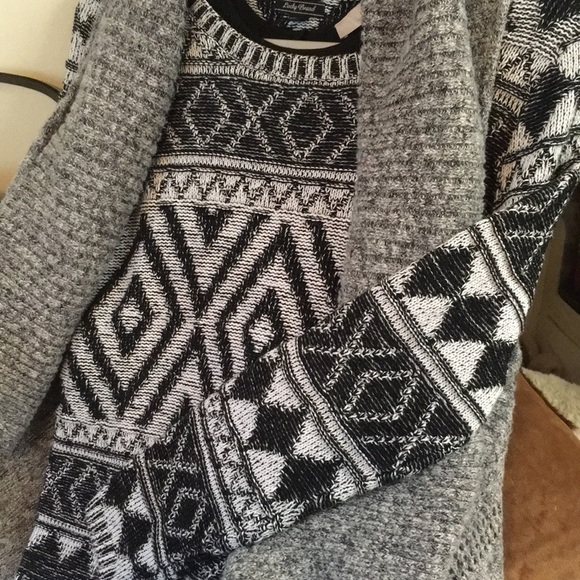 Lucky Brand | Sweaters | Aztec Print Black White Lucky Brand Crew Long ...